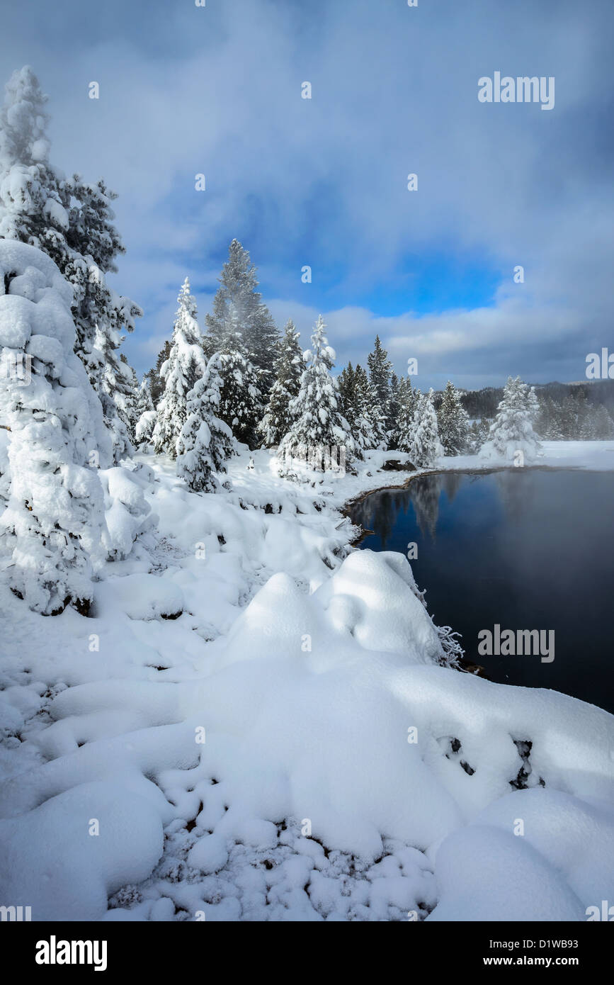 Yellowstone snow hi-res stock photography and images - Alamy