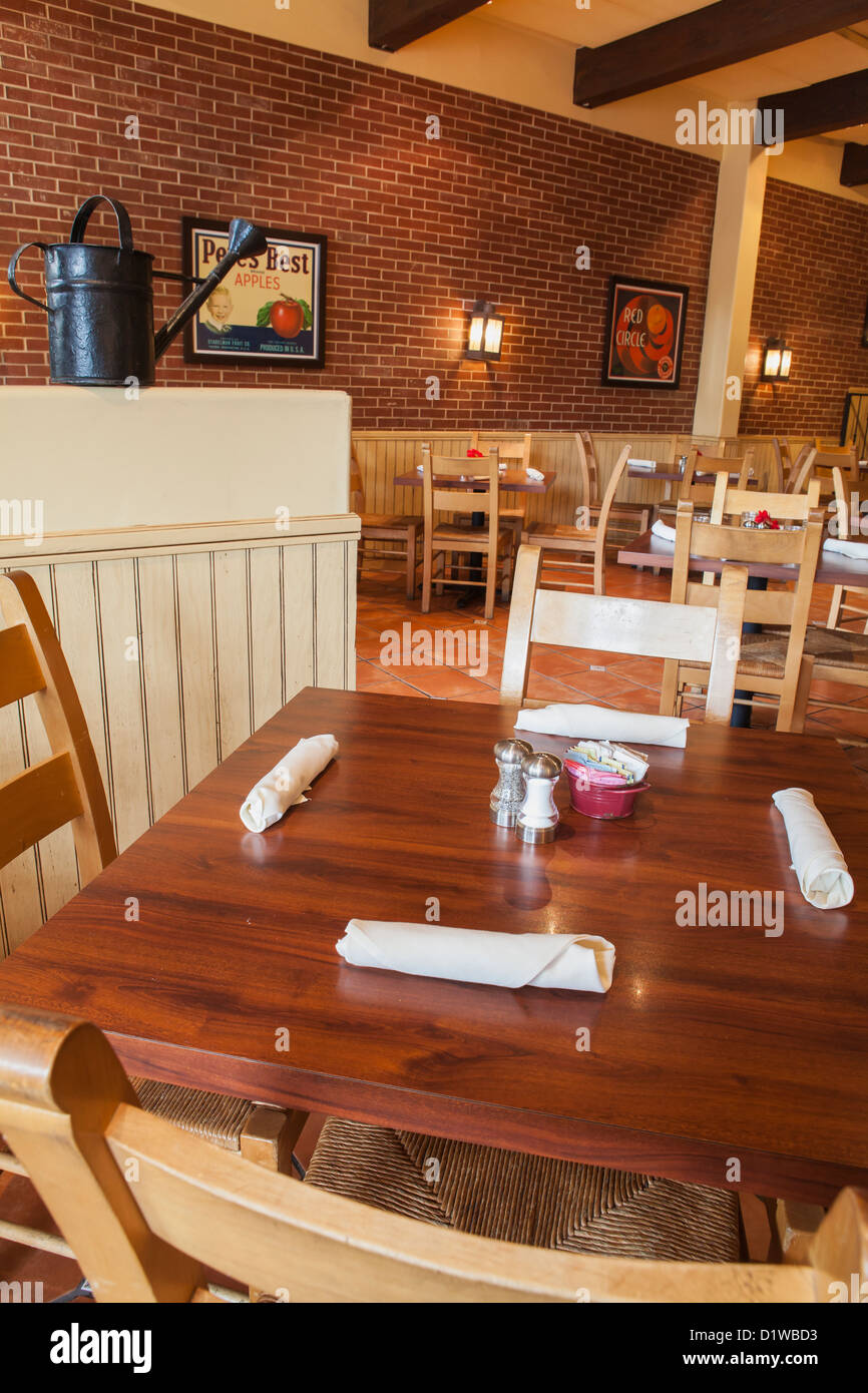 Tupelo hi-res stock photography and images - Alamy