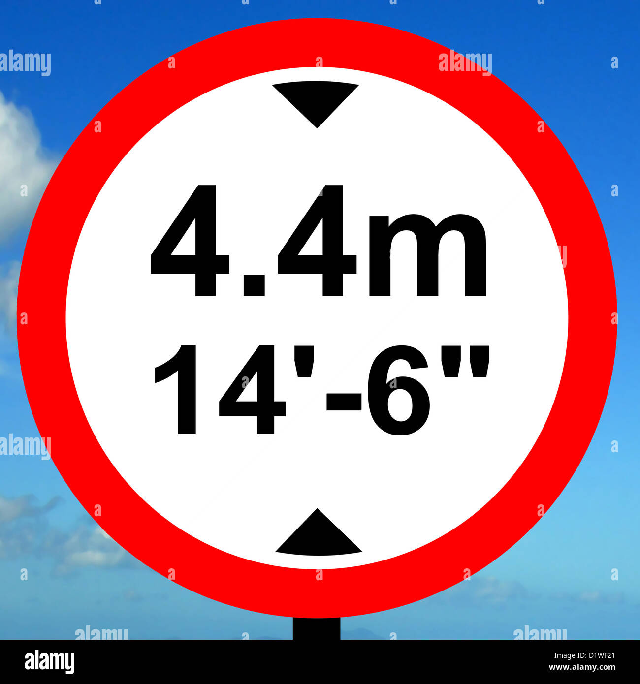 Over height vehicles hi-res stock photography and images - Alamy