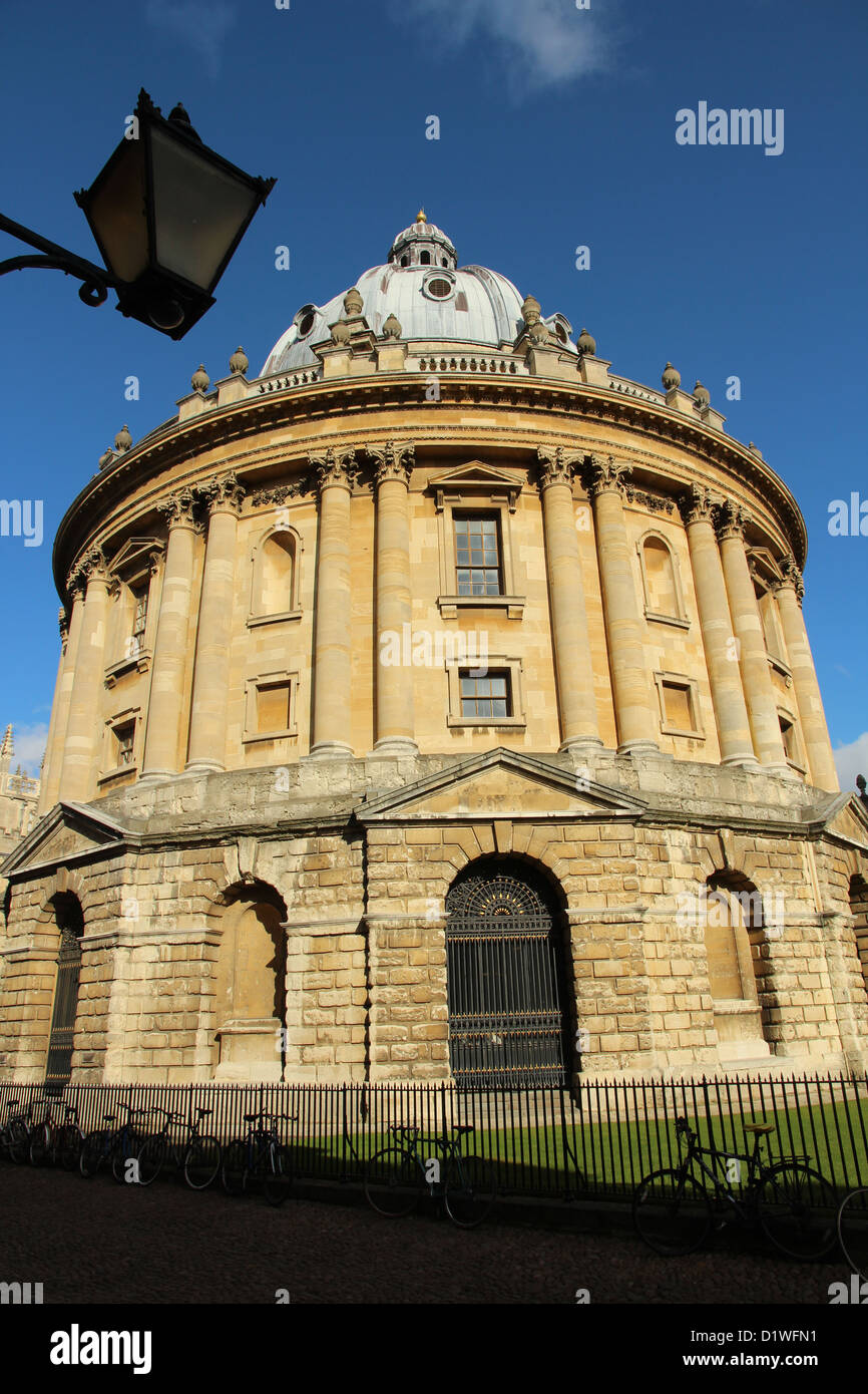 Radcliffe Camera Oxford with lamp in foreground Stock Photo - Alamy
