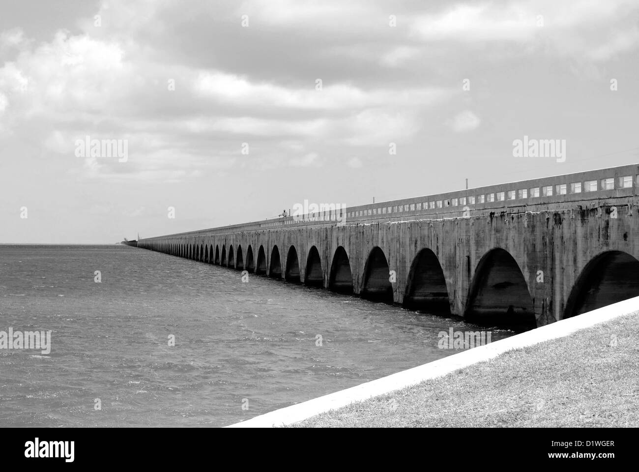 7 mile bridge in Florida Keys Stock Photo - Alamy