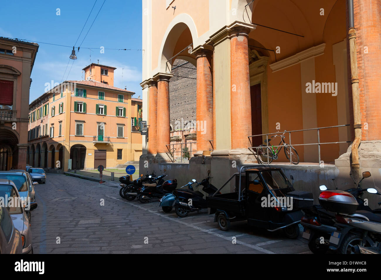 Bologna street italy hi-res stock photography and images - Alamy