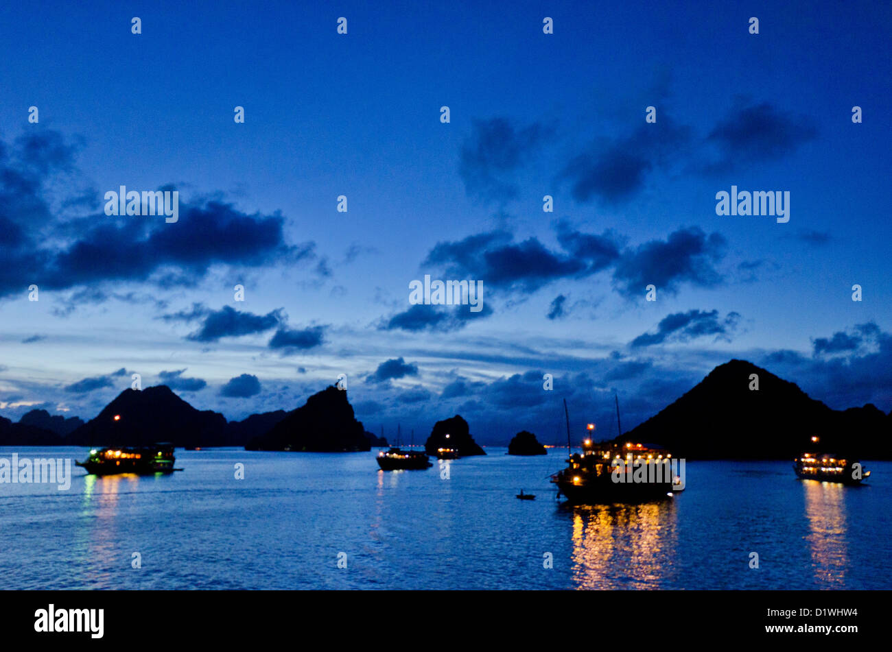 Vietnam ha long bay night hi-res stock photography and images - Alamy