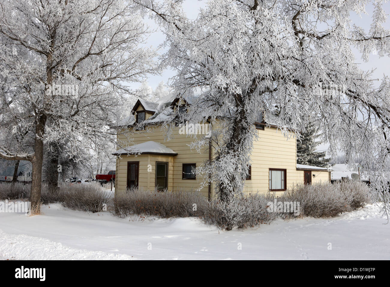 Traditional canadian rural house hi-res stock photography and images ...