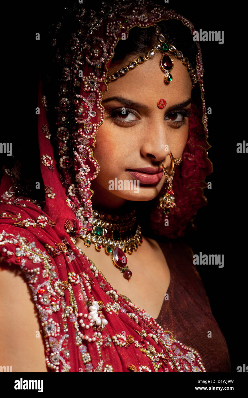 Portrait of an Indian bride Stock Photo - Alamy