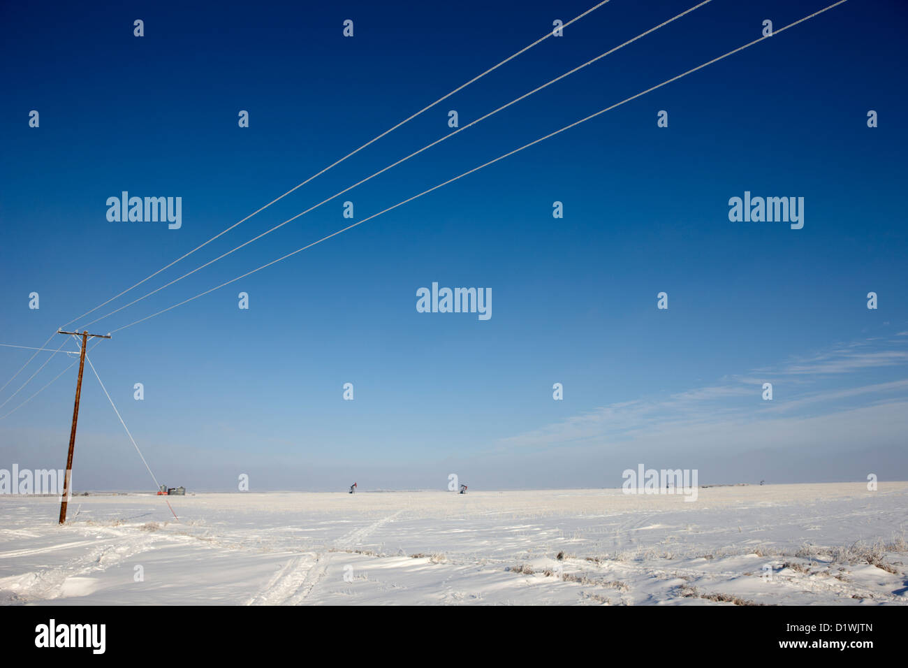 Electricity transmission lines hi-res stock photography and images - Alamy