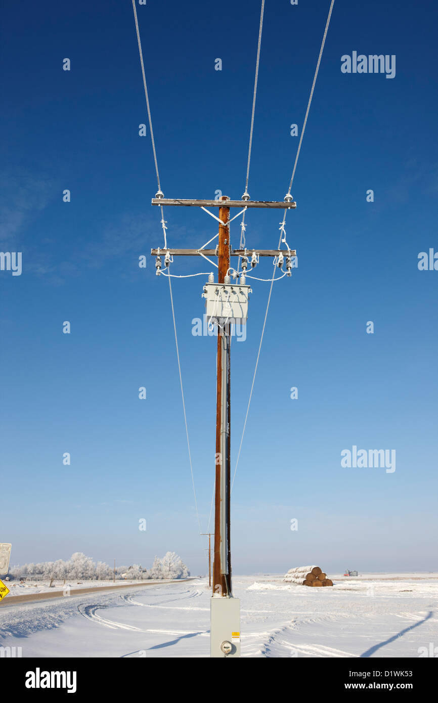 Overhead electricity transformer hi-res stock photography and images ...