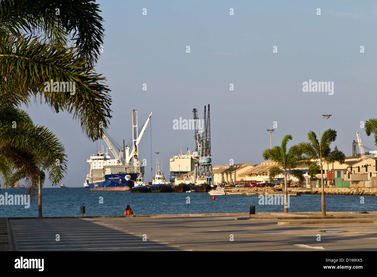 Luanda bay hi-res stock photography and images - Alamy