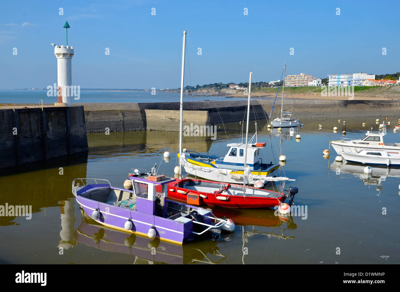 Port and lighthouse of Saint-Michel-Chef-Chef in the Loire-Atlantique ...