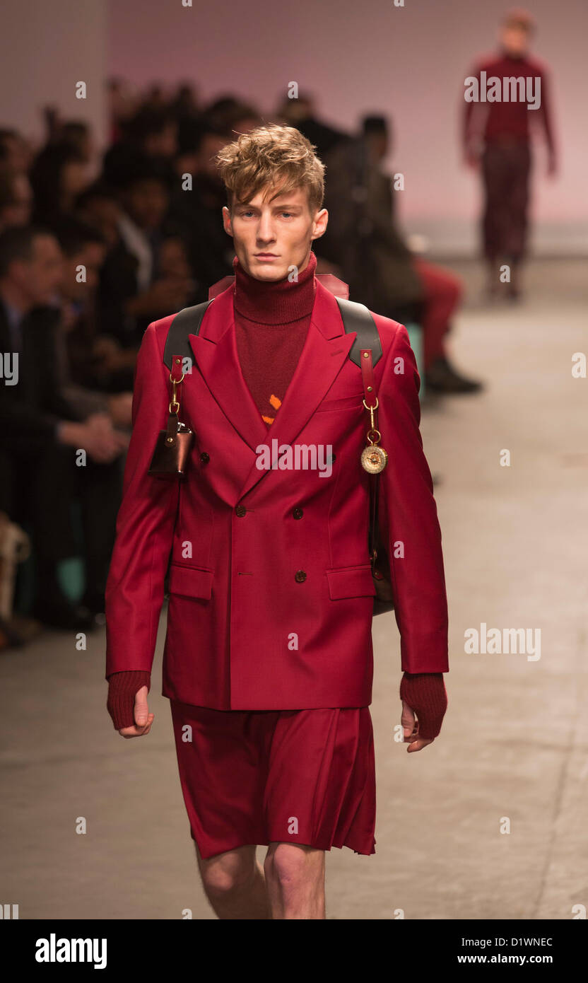 Topman suit hi-res stock photography and images - Alamy