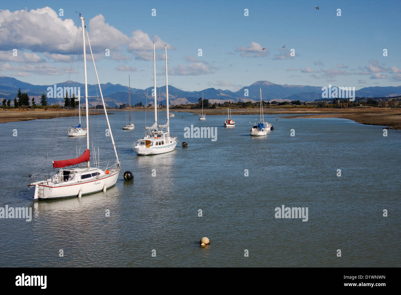 Boats moor in front mapua hi-res stock photography and images - Alamy
