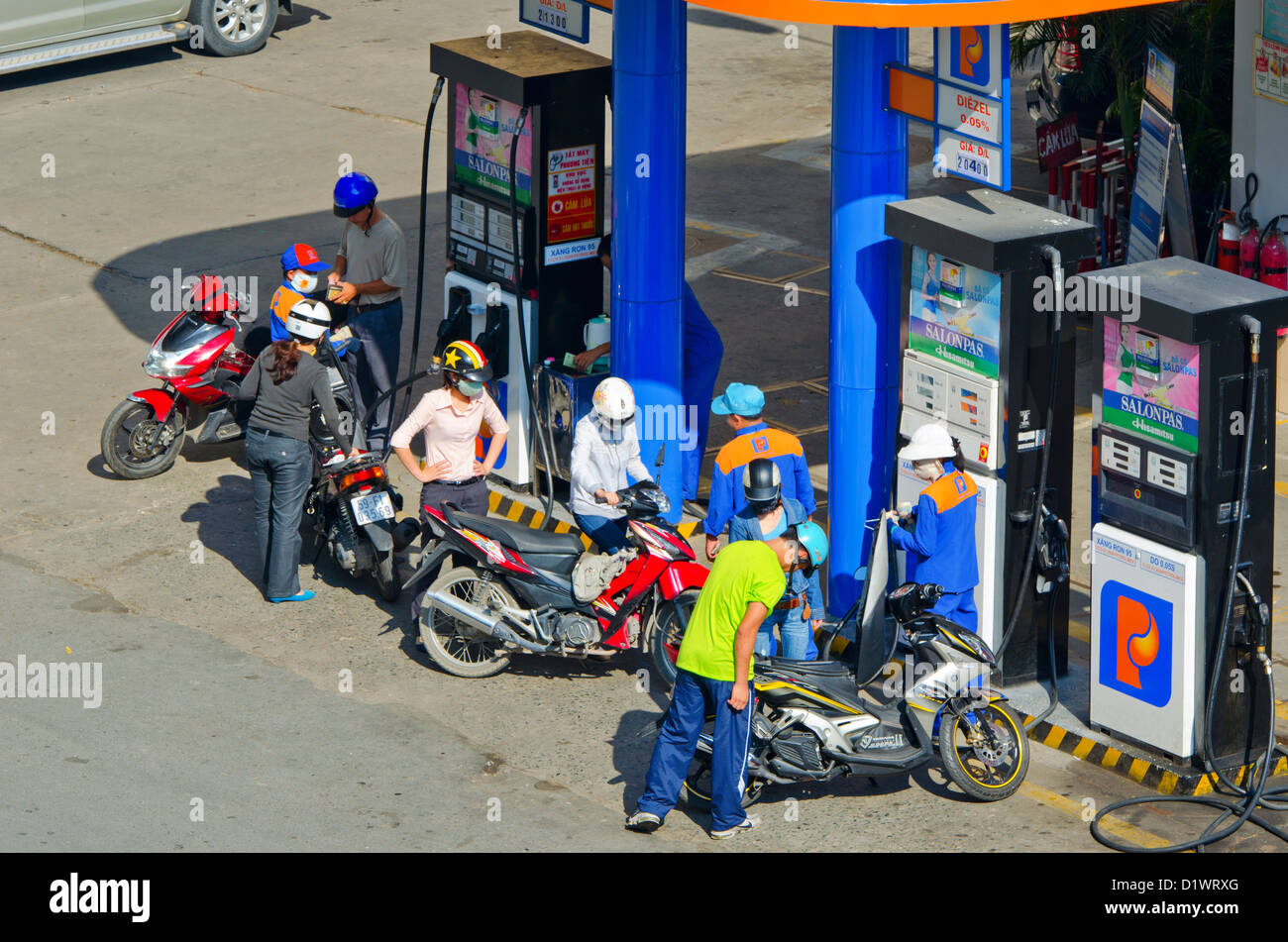 Petrol station asia hi-res stock photography and images - Alamy