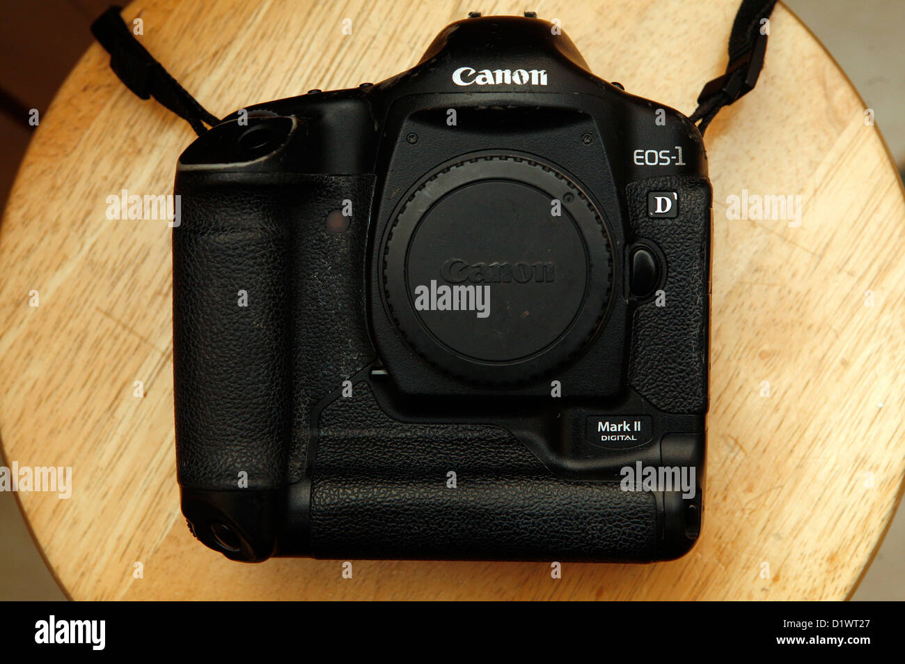 Digital camera body hi-res stock photography and images - Alamy
