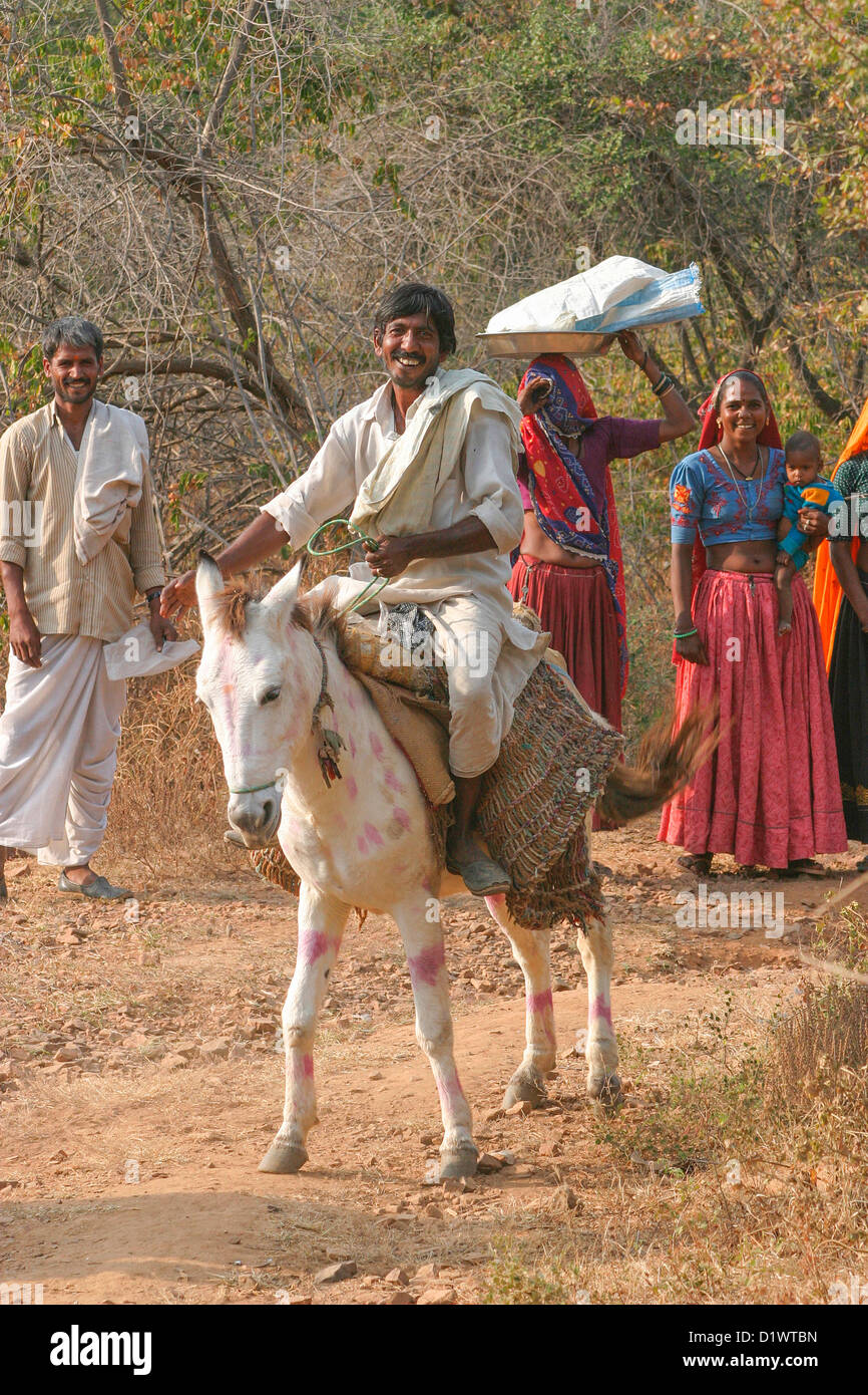 Local villagers in the Ranthambore National Park, Rajasthan, India ...