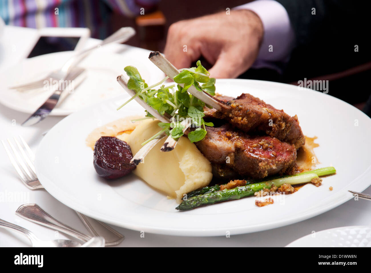 Roast lamb hi-res stock photography and images - Alamy