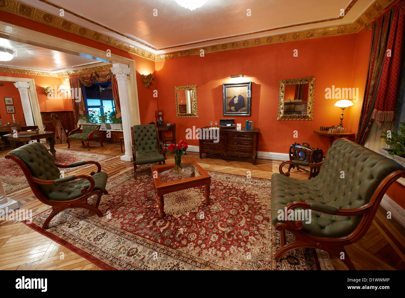 Colonial style hotel hi-res stock photography and images - Alamy