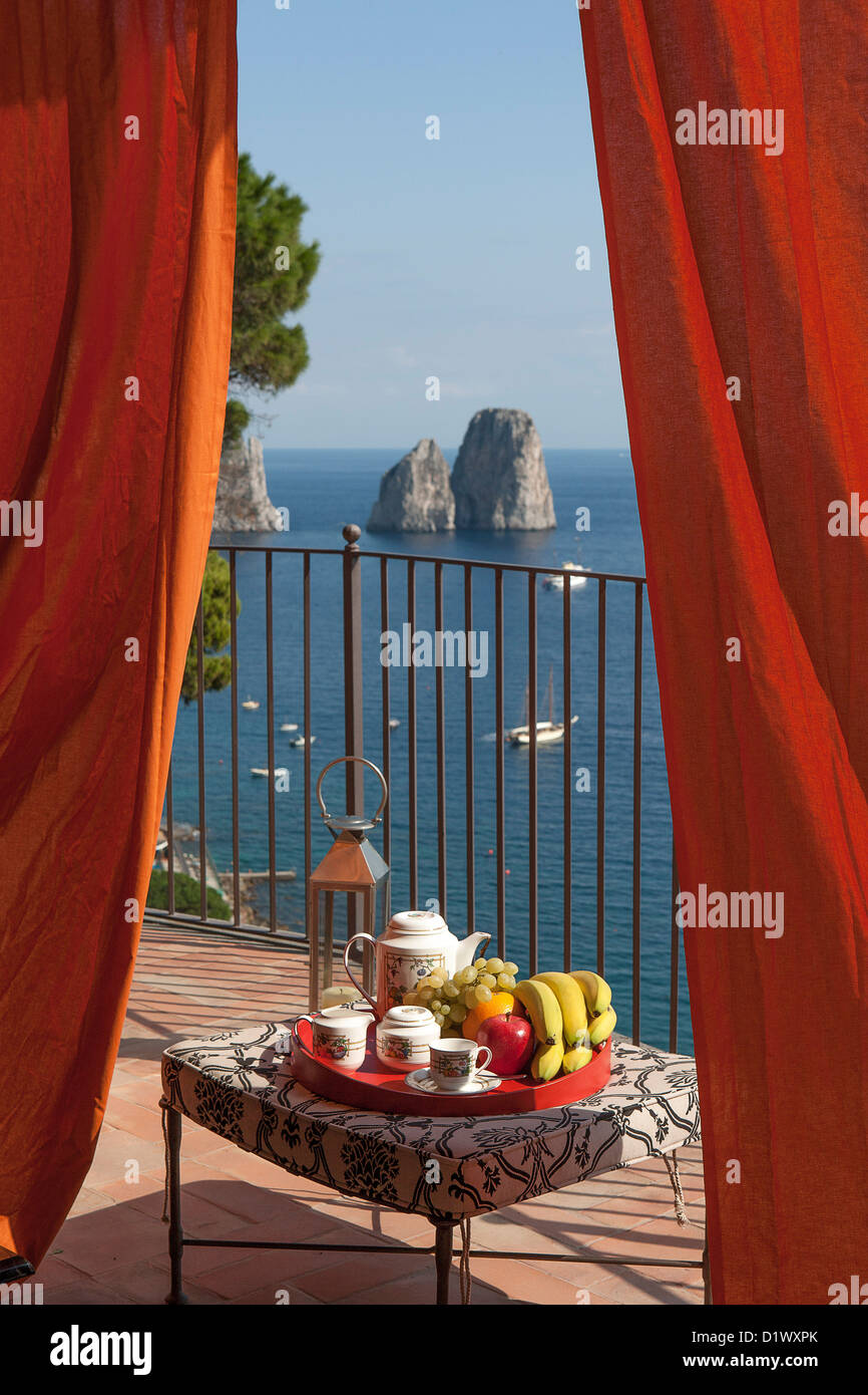 Italy isle of capri hi-res stock photography and images - Alamy