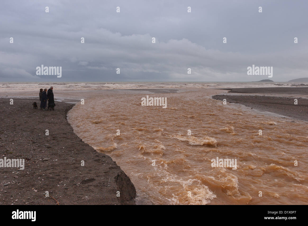 Cornwall river water flood hi-res stock photography and images - Alamy