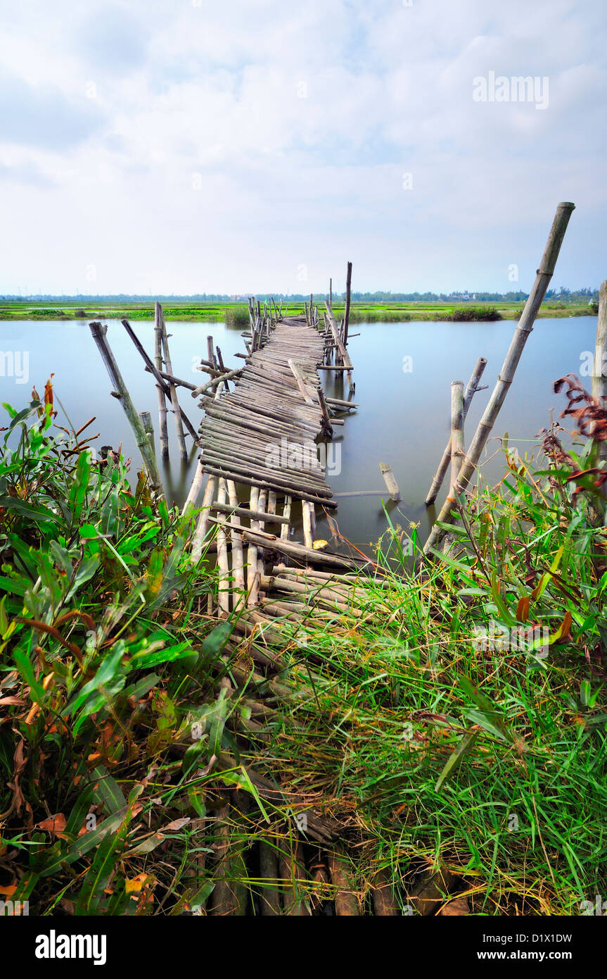 Bamboo footbridge hi-res stock photography and images - Alamy
