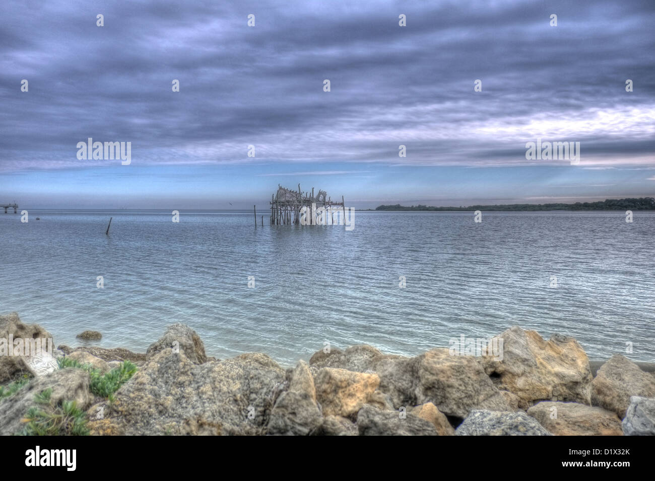 Ramshackled hi-res stock photography and images - Alamy