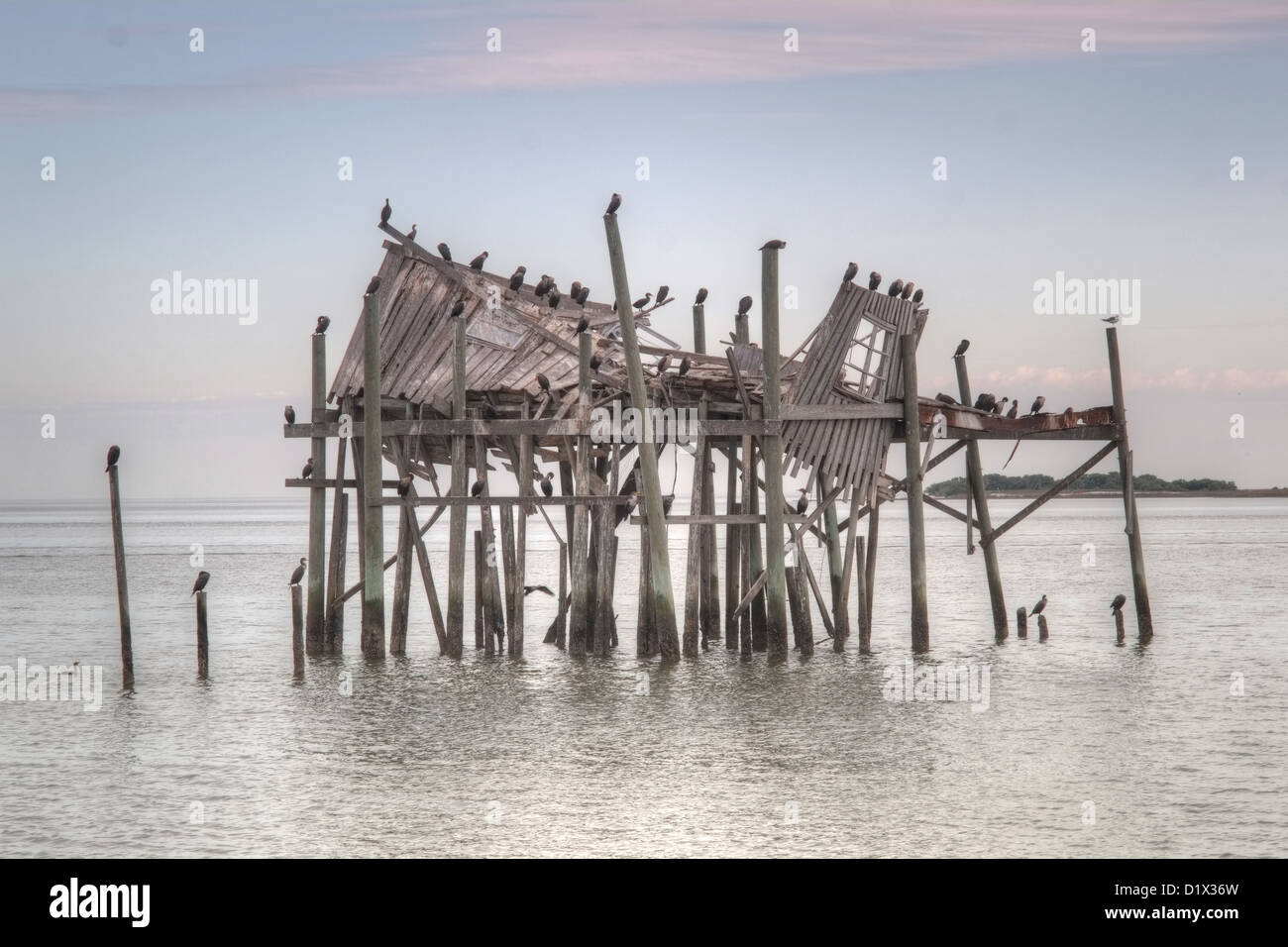 Ramshackled hi-res stock photography and images - Alamy