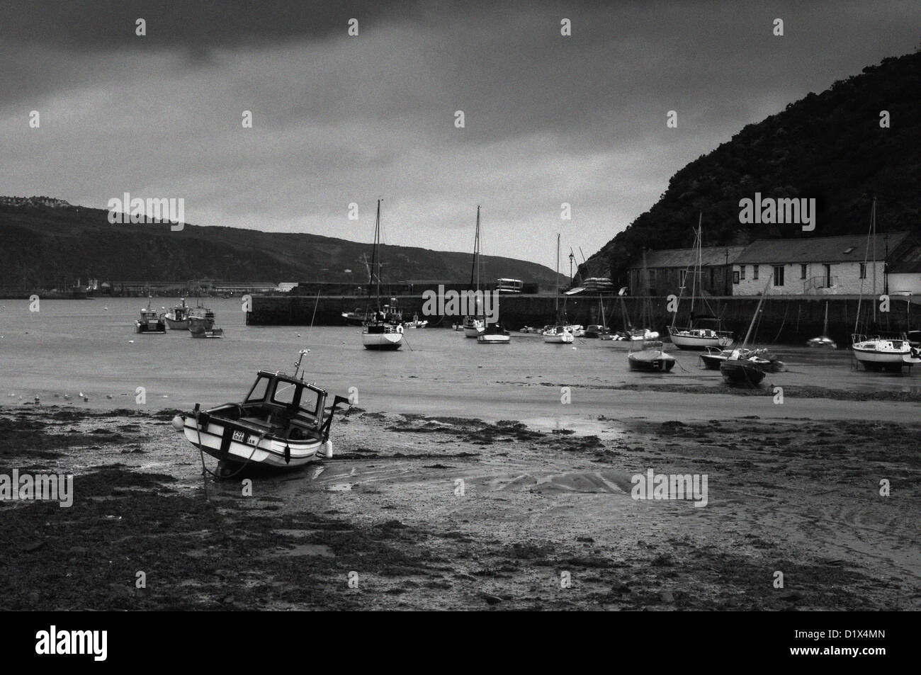Old fishguard harbour hi-res stock photography and images - Alamy