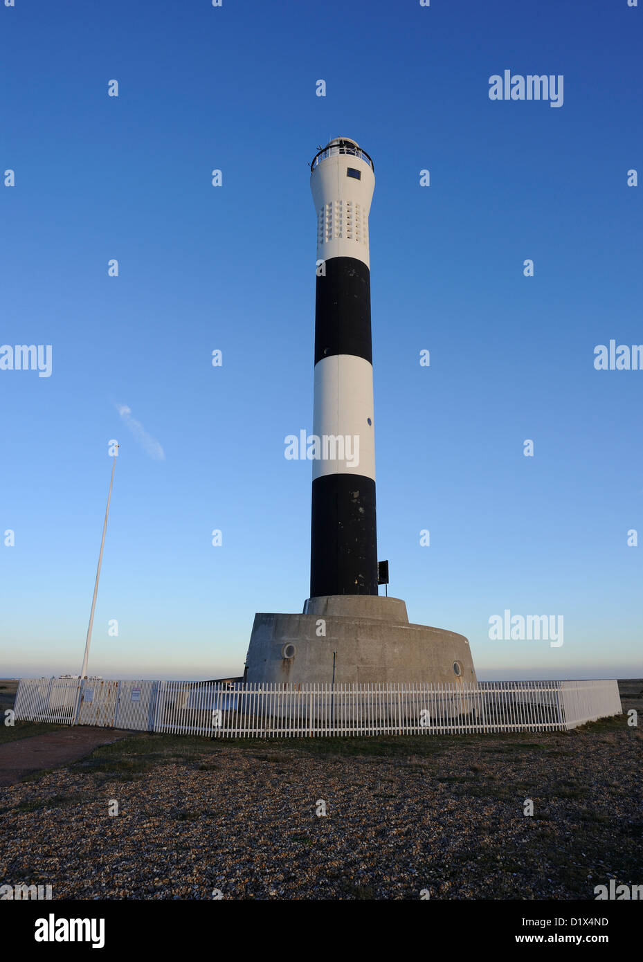 New dungeness lighthouse hi-res stock photography and images - Alamy