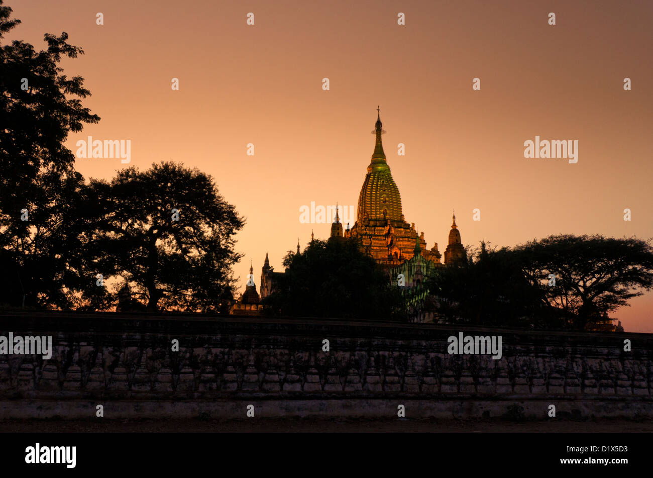 Ananda Pahto Stupa illuminated at dusk, Bagan, Myanmar Stock Photo - Alamy