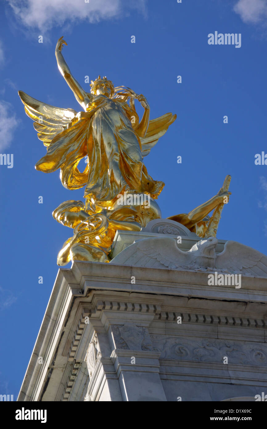 Statue on queen victoria memorial hi-res stock photography and images ...