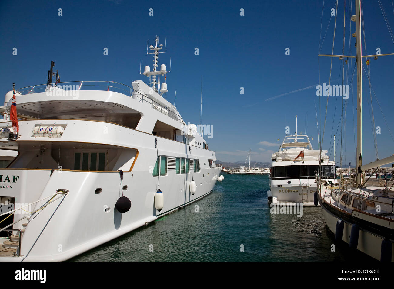 Jose banus marina hi-res stock photography and images - Alamy
