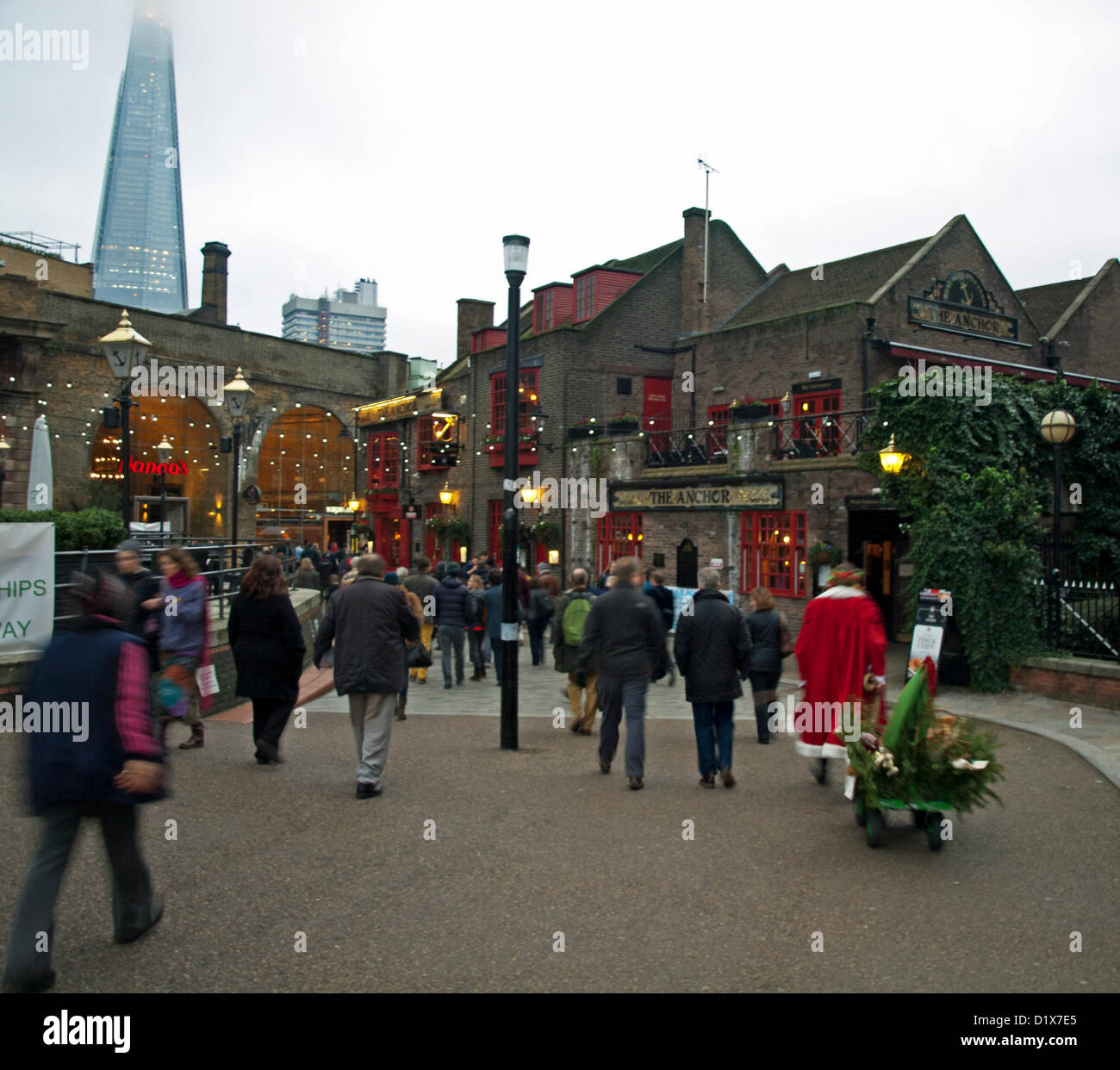 Borough high street the george inn hi-res stock photography and images ...