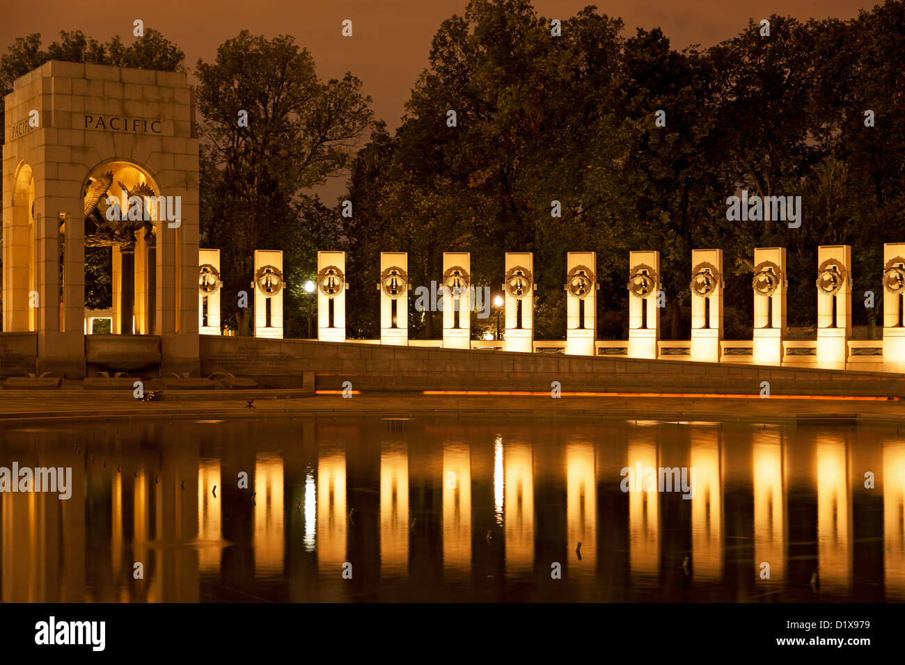 World war memorials hi-res stock photography and images - Alamy