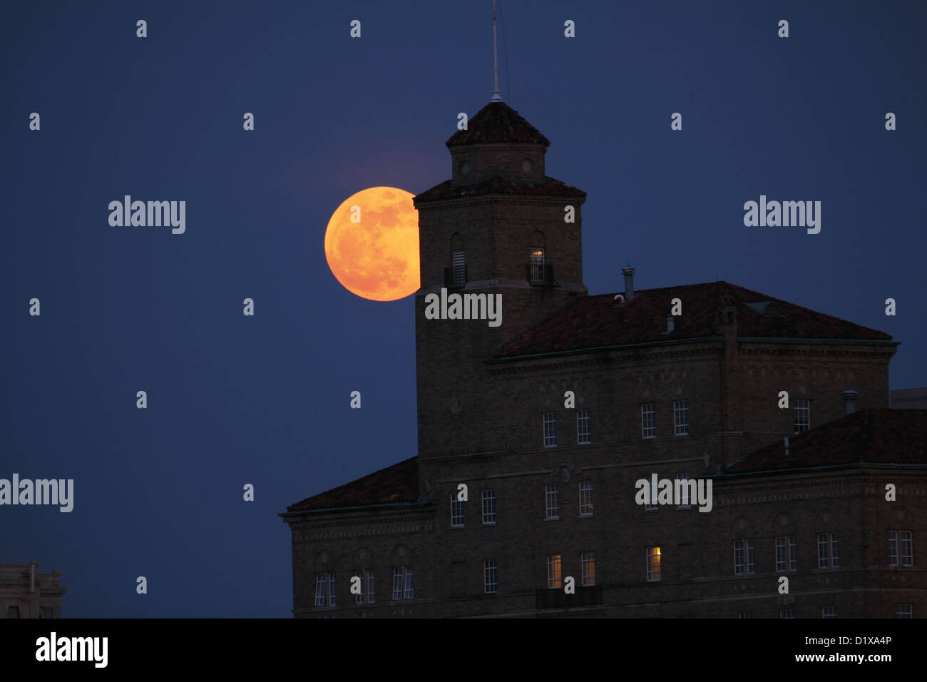 Supermoon usa hi-res stock photography and images - Alamy