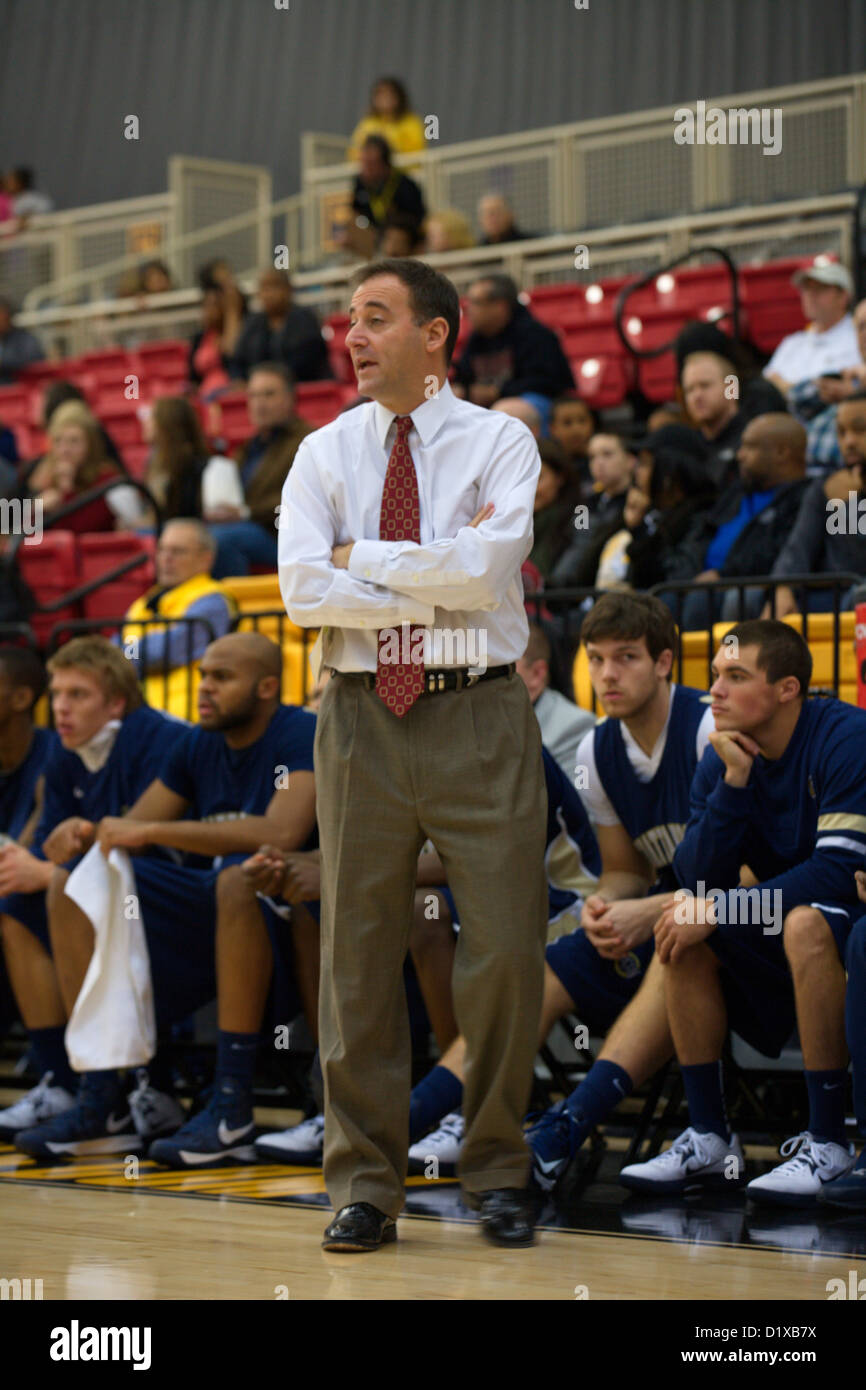 Chattanooga Head Coach John Shulman during Chattanooga's 65-51 victory ...