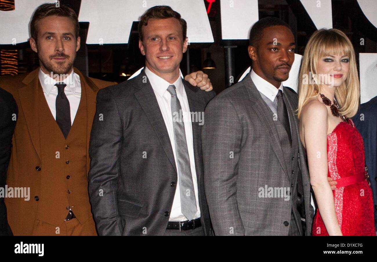 Gangster squad emma stone ryan gosling hi-res stock photography and ...