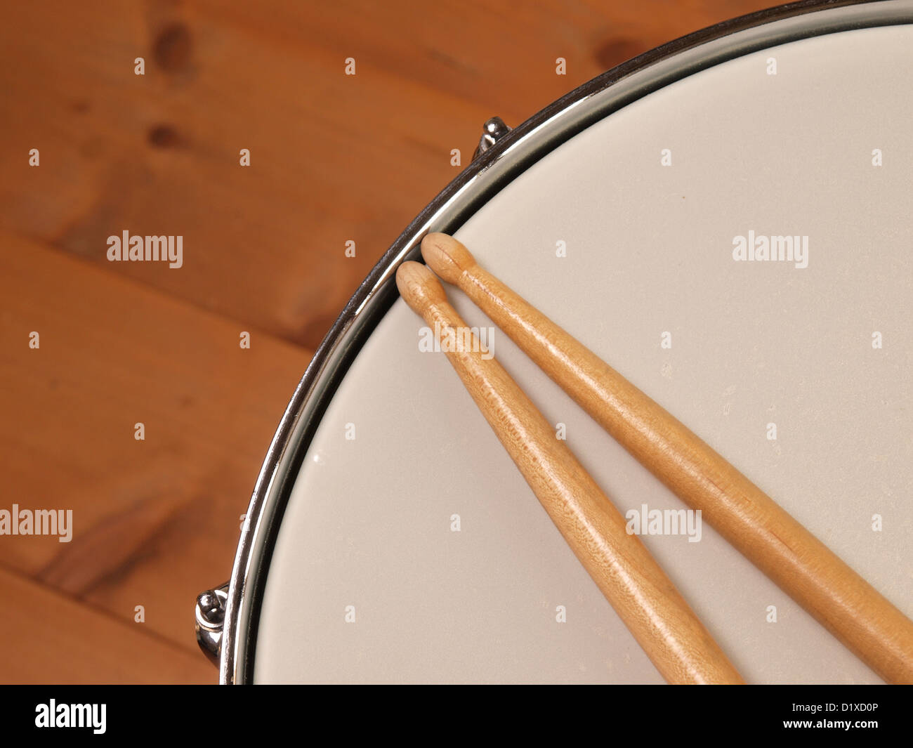 Detail of a snare drum with drum sticks Stock Photo - Alamy