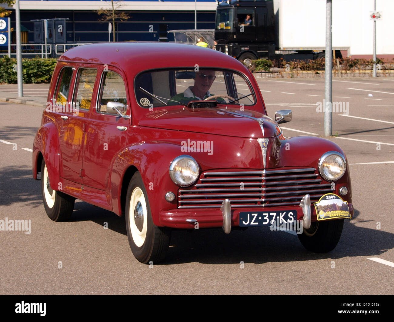 Classic 1950s peugeot 203 car hi-res stock photography and images - Alamy