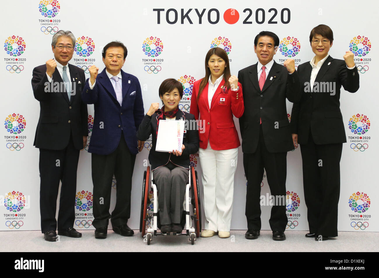 (L to R) JOC President Tsunekazu Takeda, Naoki Inose Governor of Tokyo, Wakako Tsuchida, Saori ...