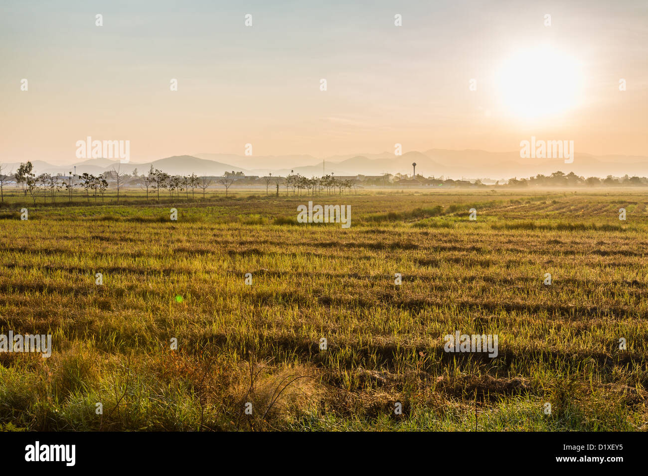 Early morning sunrise behind mountains hi-res stock photography and ...