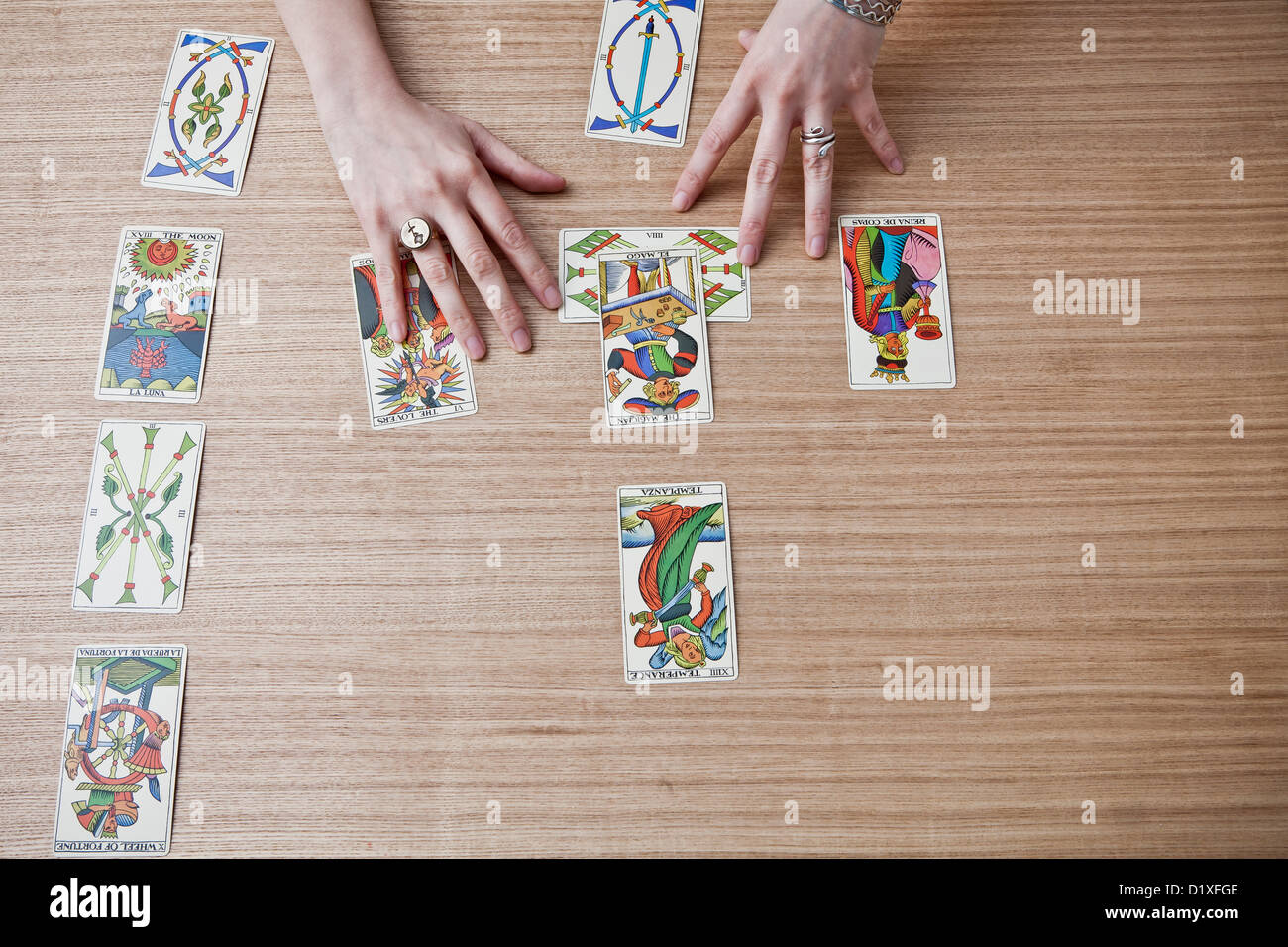 woman's hands with tarot Stock Photo - Alamy
