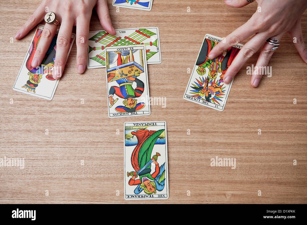 woman's hands with tarot Stock Photo - Alamy