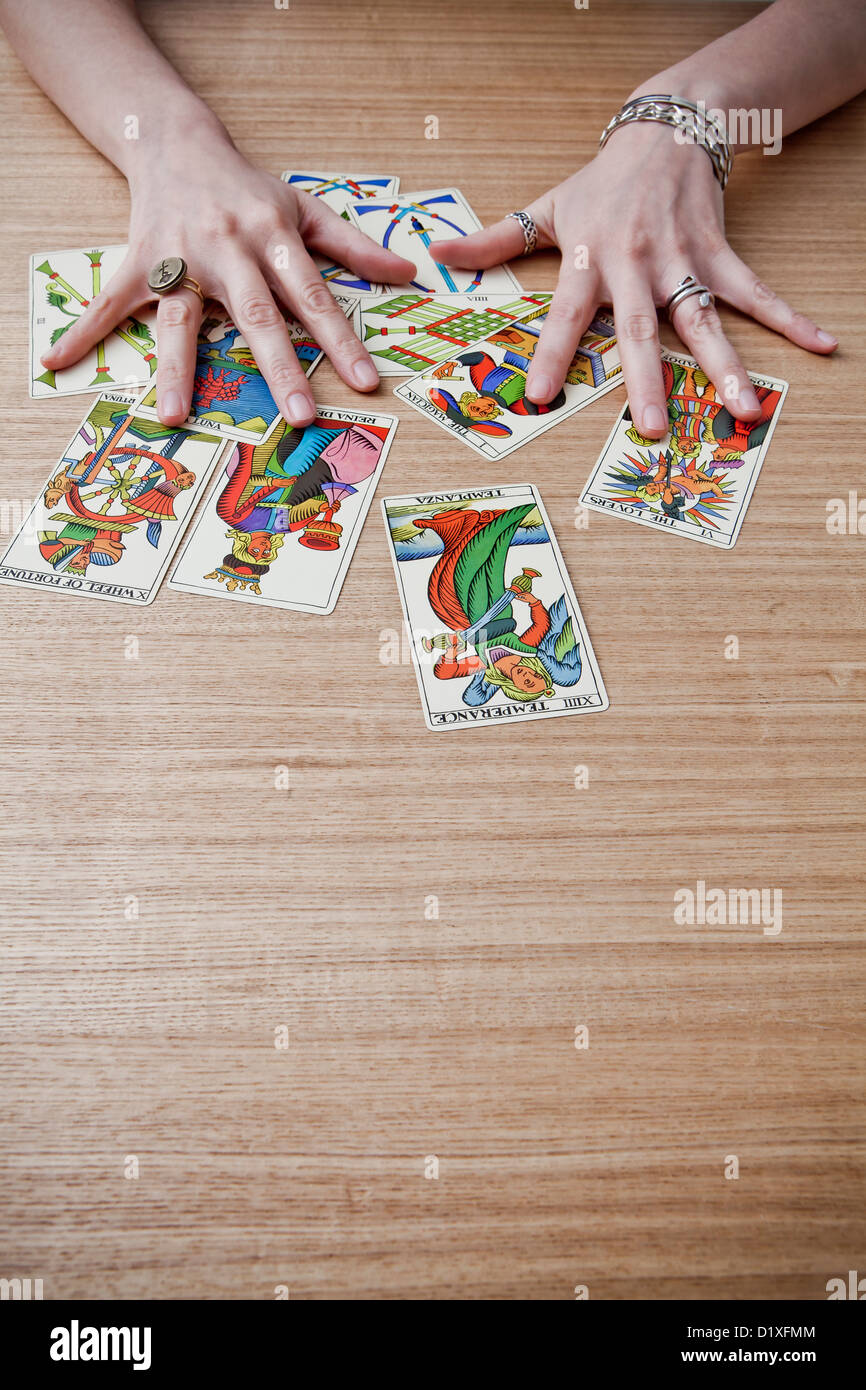 woman's hands with tarot Stock Photo - Alamy