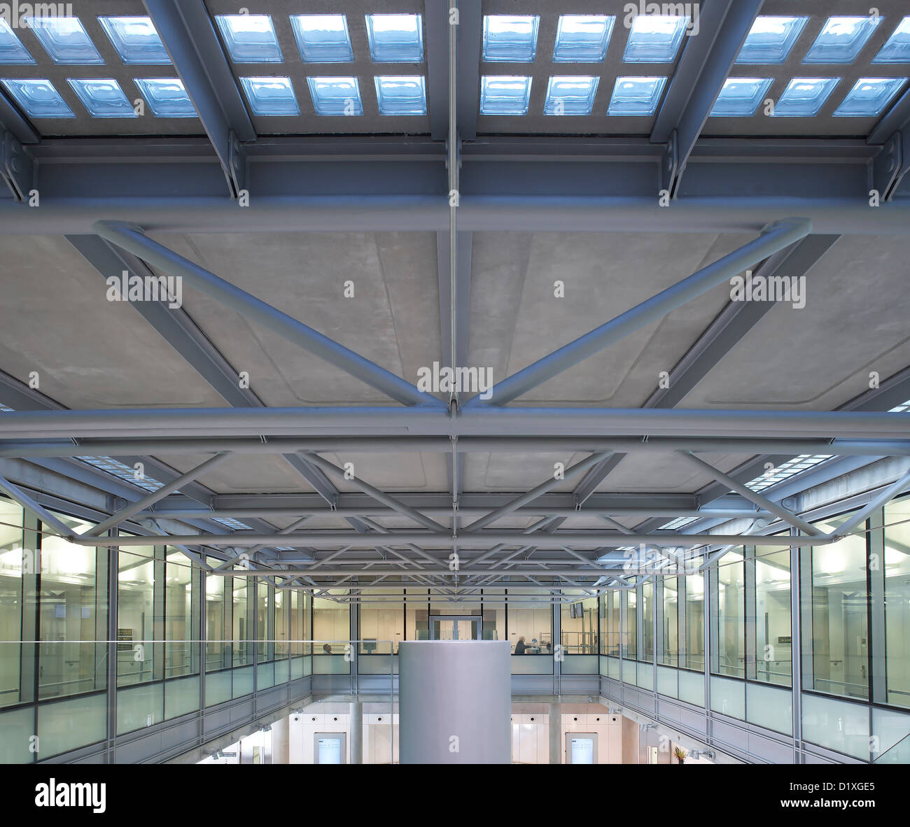 UCH MACMILLAN CANCER CENTRE, London, United Kingdom. Architect: Hopkins ...