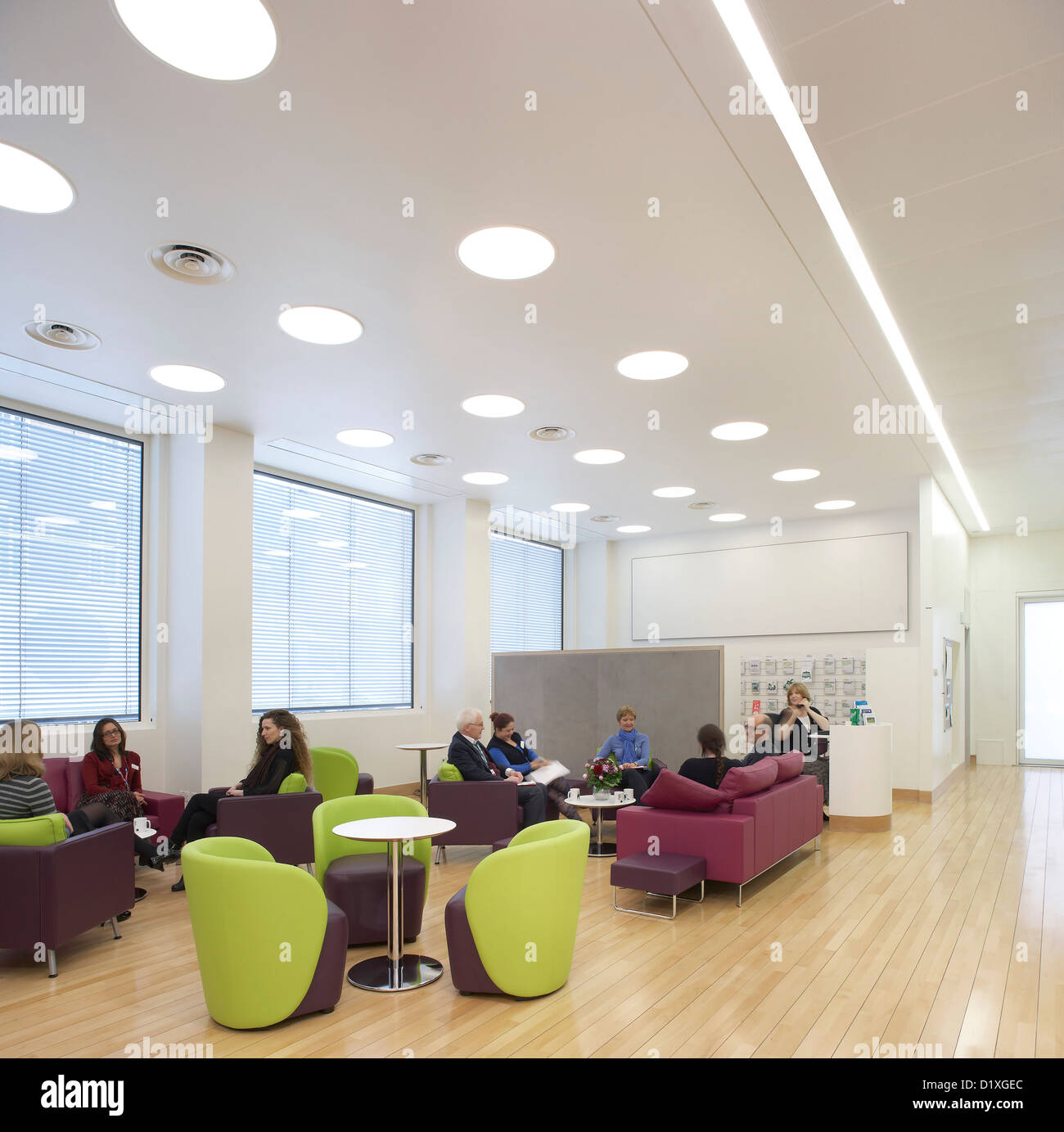 UCH MACMILLAN CANCER CENTRE, London, United Kingdom. Architect: Hopkins ...