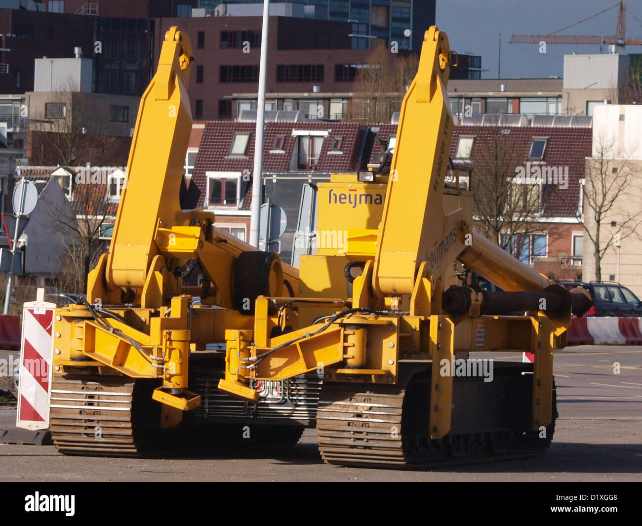 The tracked cable layer is a heavy-duty machine designed for laying ...