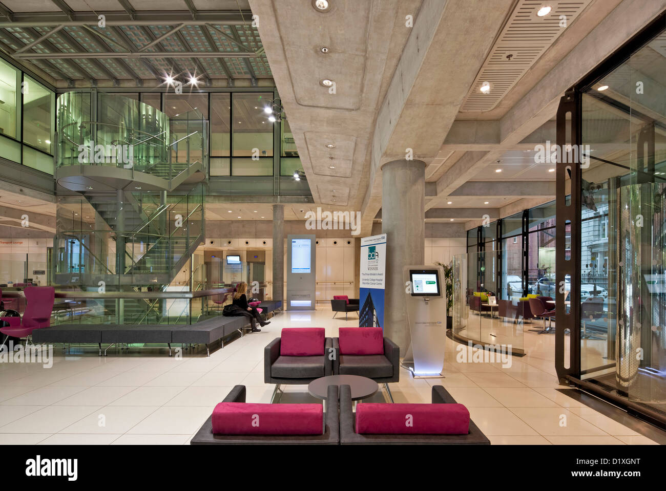UCH Macmillan Cancer Centre, London, United Kingdom. Architect: Hopkins ...