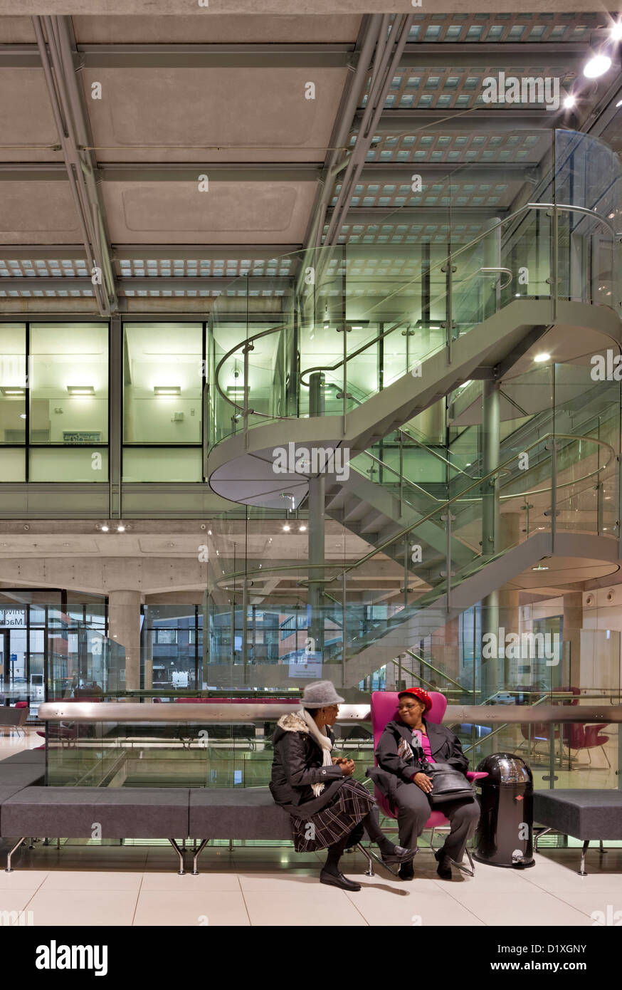 UCH Macmillan Cancer Centre, London, United Kingdom. Architect: Hopkins ...