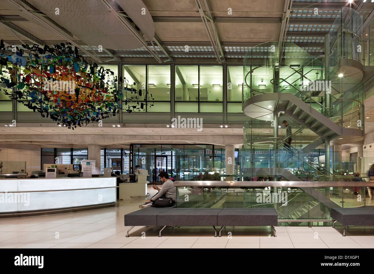 UCH Macmillan Cancer Centre, London, United Kingdom. Architect: Hopkins ...