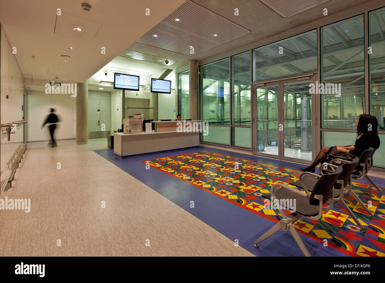 UCH Macmillan Cancer Centre, London, United Kingdom. Architect: Hopkins ...