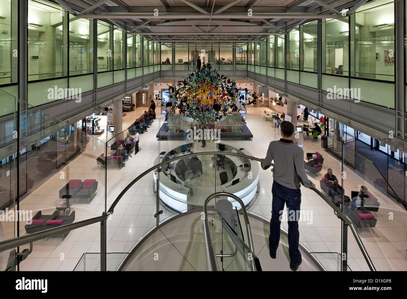 UCH Macmillan Cancer Centre, London, United Kingdom. Architect: Hopkins ...